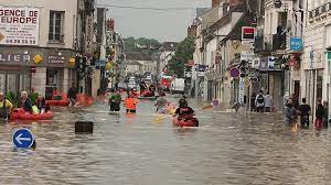Fransa'da doğal afetler büyük zarara sebep oldu - Doğruhaber